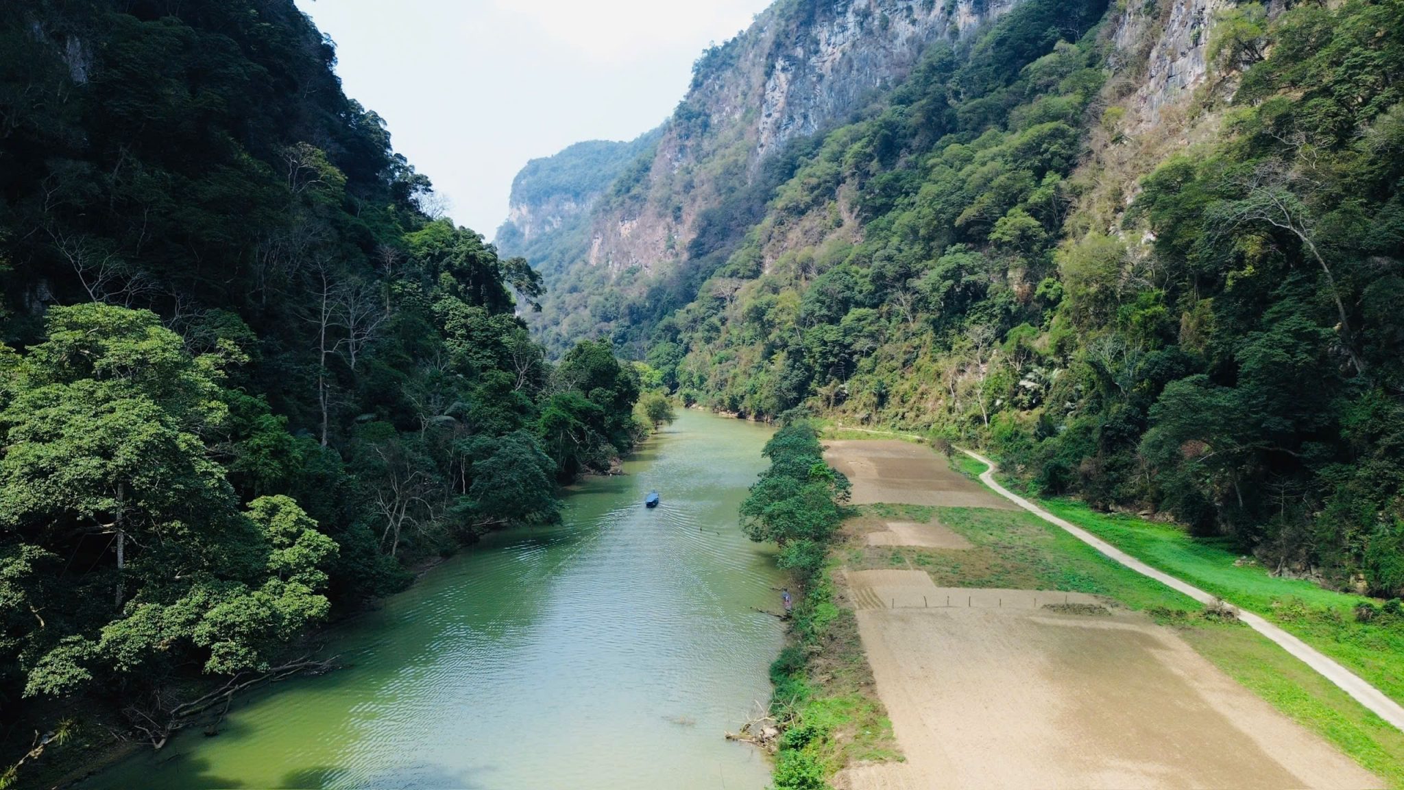 Nang River in Ba Be National Park: A Scenic Adventure